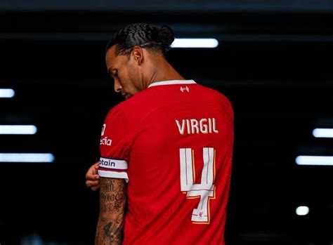 Sah Virgil Van Dijk Jadi Kapten Liverpool Bolaskor