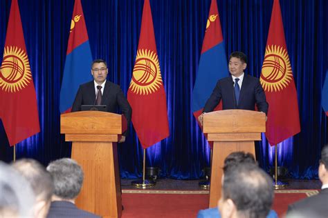 Монгол Улсын Ерөнхийлөгч У Хүрэлсүх БНКУ ын Ерөнхийлөгч С Н Жапаров нар мэдээлэл хийж