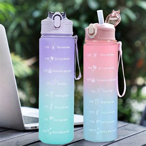 1pc 900ml 31 67oz Scale Mark Portable Leakproof Water Botle With Strap And Gradient Color Design