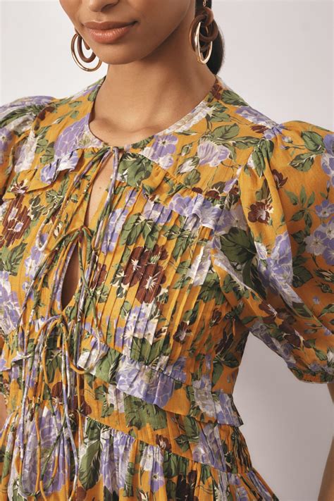 Farm Rio 플리츠 퍼프 슬리브 블라우스 앤트로폴로지 한국 공식 스토어 유니크한 여성 패션 및 라이프스타일 편집샵 200개이상의 프리미엄 브랜드 여성 의류