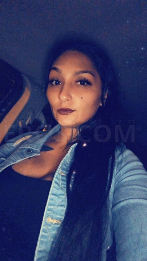 Vivian Model 7868670047 Located In Florida Miami