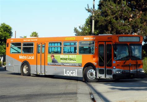 Lacmta New Flyer C40hf 5172 Arriving At Division 18 Flickr