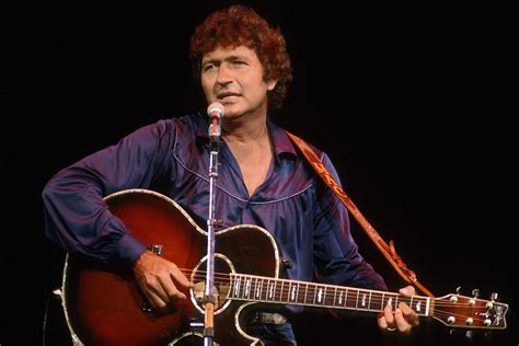 Mac Davis Dead At 78 After Heart Surgery Complications