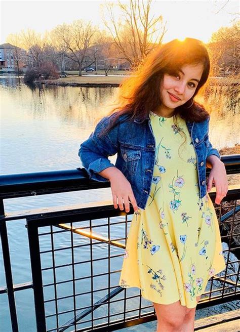 Shriya Reddy Kontham Looks