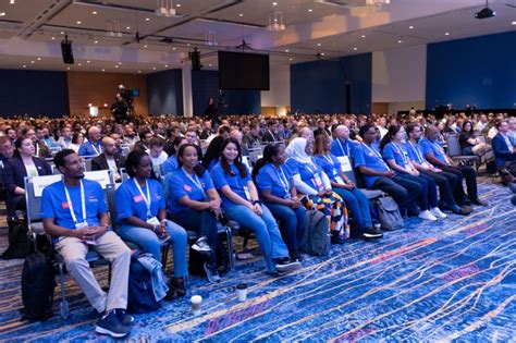 dynamic communities on linkedin motivationmonday summitna microsoft