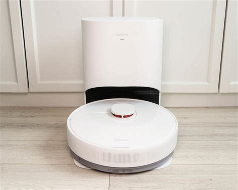 Dreame D10 Plus: odkurza, myje i sprząta po sobie