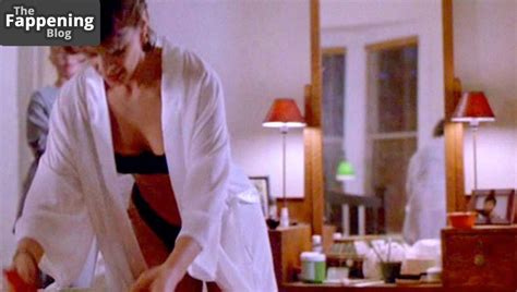 Annabella Sciorra Nude Sexy Pics Onlyfans Leaked Nudes