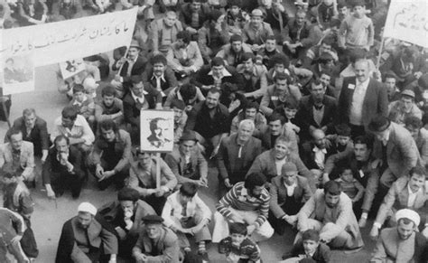مرور نقش مردم گیلان در پیروزی انقلاب اسلامی تصاویر