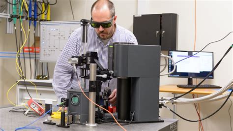 New Quantum Loop Provides Testbed For Quantum Communication Technology University Of Chicago News