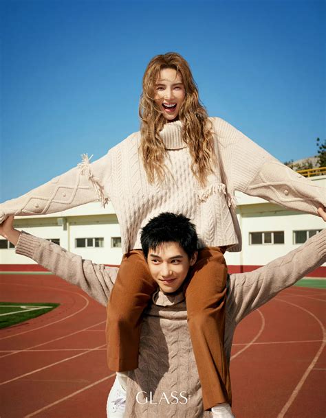 Falling Into You Lead Couple Wang Anyu And Jin Chen On The Cover Of Glass Vision Tofu Ent