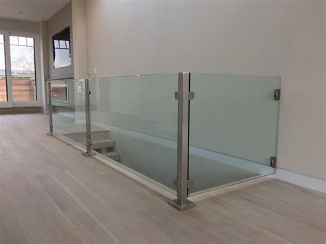 Modern Staircase Clamp Glass Railing｜runtian