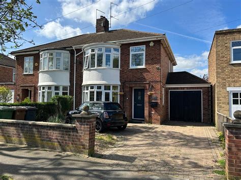 Fane Road Peterborough Pe4 3 Bed Semi Detached House For Sale £307500
