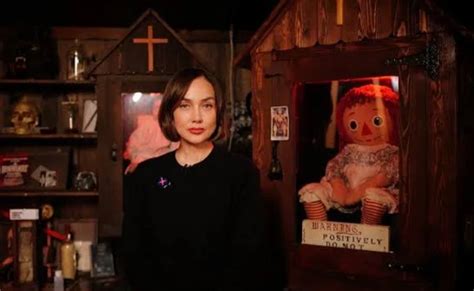 Sarah Wijayanto Jadi Youtuber Pertama Kunjungi Kediaman Ed Dan Lorraine