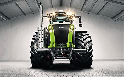 Download Amazing Claas Xerion 5000 Tractor Wallpaper