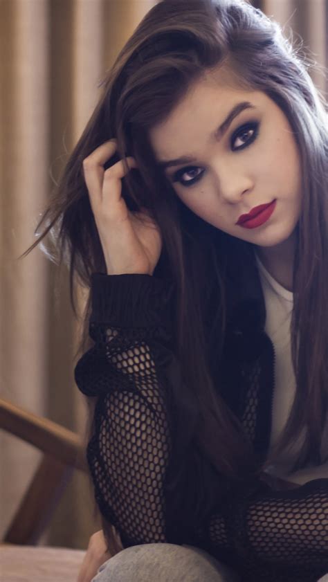 X Hot Hailee Steinfeld Portrait X Resolution Wallpaper Hd Celebrities K