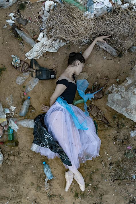 Буриад балетчид Байгаль нуурын бохирдлын эсрэг бүжиглэв