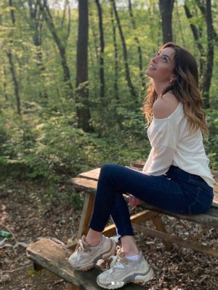 Sadakatsizin Derini Melisa Sezenden Çok İddialı Pozlar