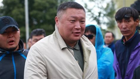 Б Хурц нарын хэргийг нэмэлт мөрдөн байцаалтад буцаалаа