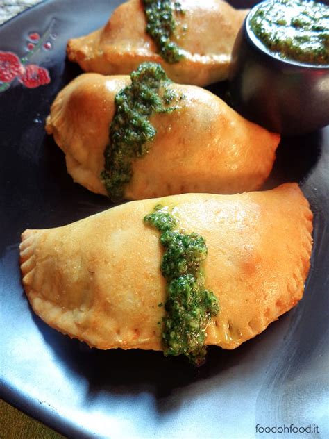 Mini Calzoni Con Patate Zucchine Grigliate E Scamorza Affumicata
