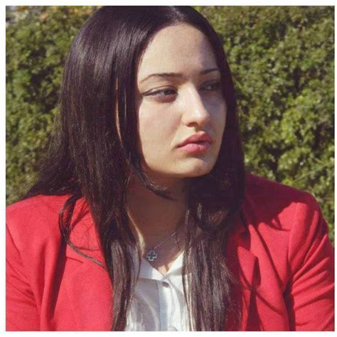 ლამაზები ლამაზები და კიდე ერთხელ ლამაზები