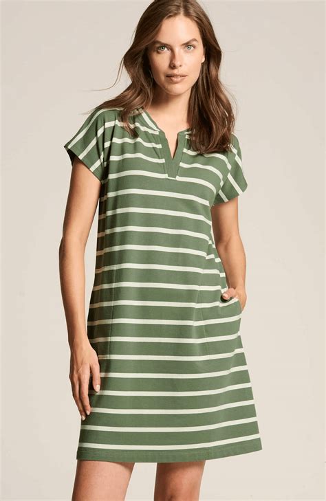 The Best T Shirt Dresses For Women Over 50