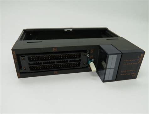 Mitsubishi A1sy42 Output Module Dc1224v 01a Cw Connectors Nop