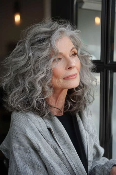 54 Gorgeous Curly Hairstyles For Women Over 70
