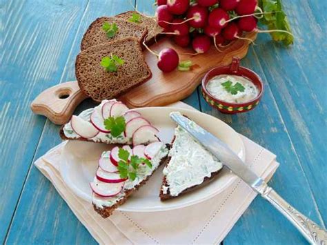 Селедка в винном соусе (исландская кухня) — рецепт с фото пошагово. Как ...