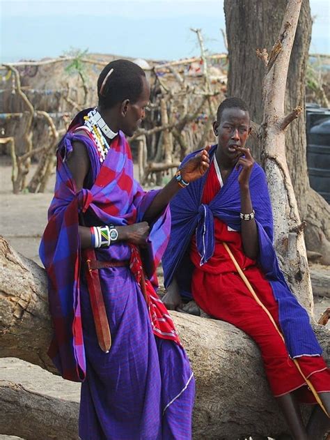 ಇಲಲ ಮದವಗ ಮನನ ಯವಕರ ಹರಯ ಹಗಸರ ಜತ ಮಲಗತರ