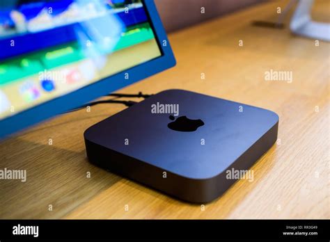 Paris France Nov 7 2018 Side View Of The New Space Gray Apple Mac