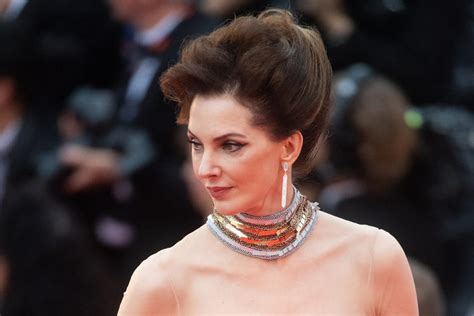 Fr D Rique Bel Et Son Chignon Ancien