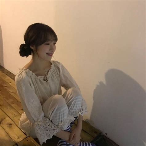 Pin De Jungkooks Earring En Exy Celebridades