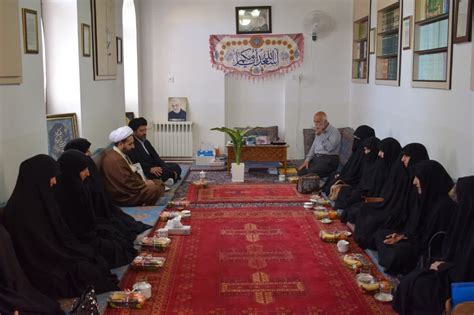 تکریم و بزرگداشت اساتید وکادر مدرسه علمیه فاطمه بنت اسدس در دفتر امام