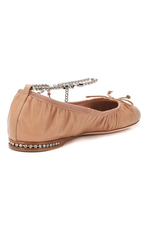 Женские бежевые кожаные балетки Miu Miu купить в интернет магазине ЦУМ арт 5f916c 038