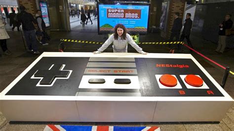 People Make Giant Nes Controller Thats Even More Uncomfortable To Hold Than Original The