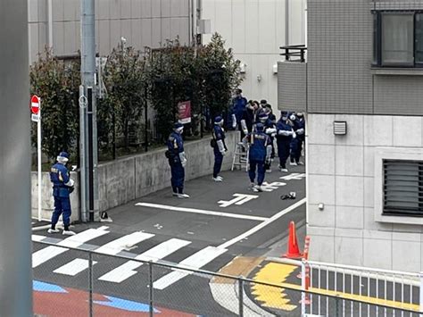 高田馬場で女性刺され死亡、動画配信中？ 男を殺人未遂容疑で逮捕 2025年3月11日掲載 ライブドアニュース