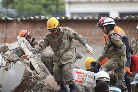 В Бразилии увеличилось число жертв при обрушении дома Газета Ru Новости