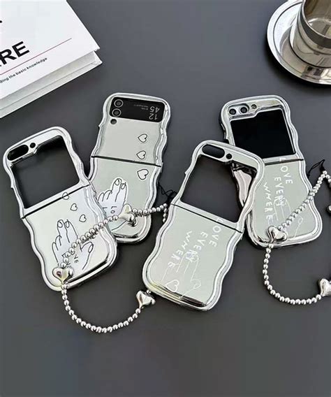 실버 비즈 스트랩 실버 웨이브 물결 범퍼 슬림 갤럭시 Z플립6 Z플립5 Z플립4 Z플립3 제트플립6 제트플립5 제트플립4 지플립6 지플립5 지플립4 제트플립3 키치 유니크