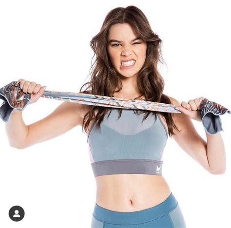 Hailee Steinfeld R Celebritymidriff