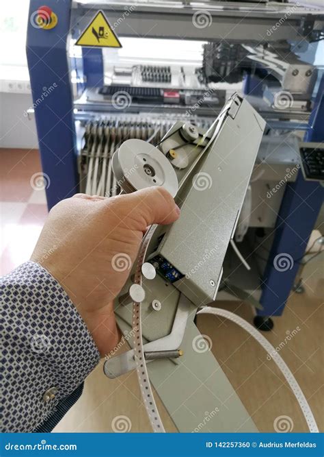 Pick And Place Feeder For Automatic Electronic Components Assembly