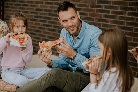 Fotos Pai Filha Comendo Pizza Fotos De Arquivo Gr Tis De Alta Qualidade