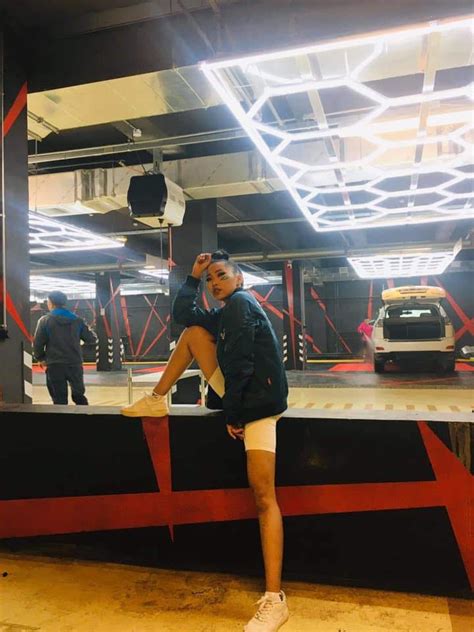 The One ЭРЭГТЭЙ Эмэгтэйчүүдийг бодвол эрчүүд тод өнгийг сонгон