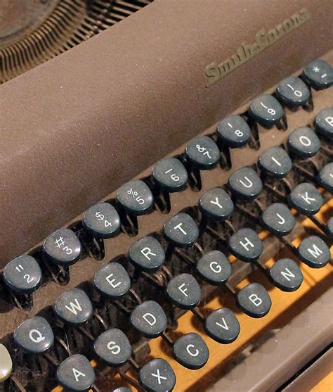 QWERTY клавиатура: особенности раскладки, какие ещё бывают
