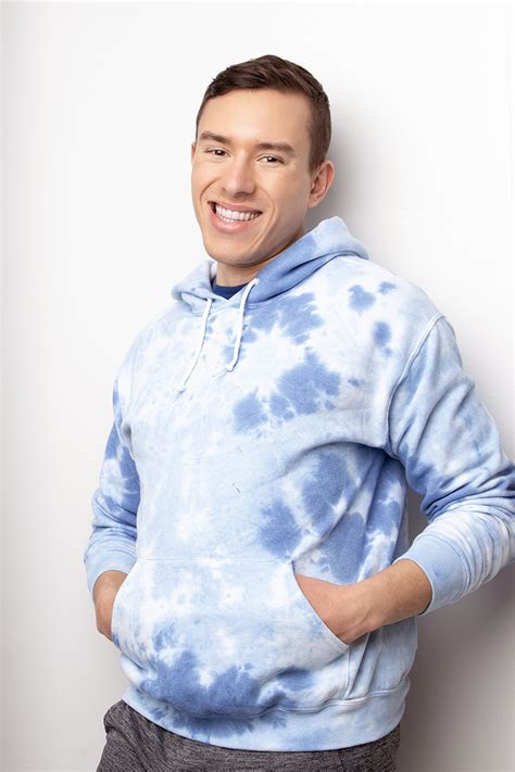 Nicolas M New View Modeling