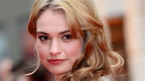 Lily James Wallpaper Hd Cinderella Lily James Menschen Brauchen