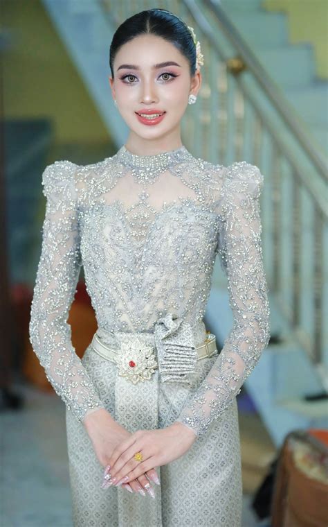 រស្មី ស្រីស្រស់ សំអាងការ Added រស្មី ស្រីស្រស់ សំអាងការ