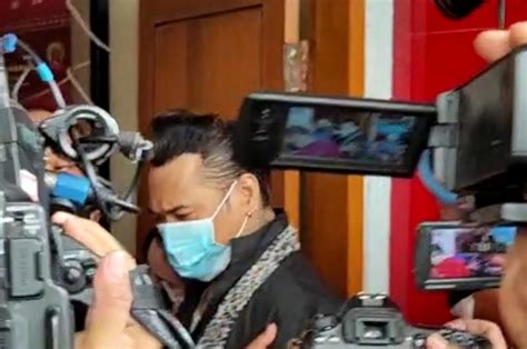 Setelah 10 Bulan Dipenjara, Jerinx SID Resmi Bebas Hari Ini dari Lapas Kelas II A Kerobokan ...