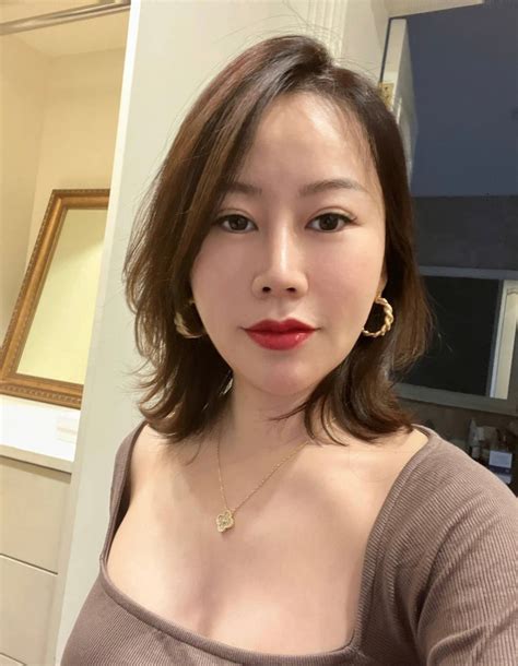 👤lydia Has Sent 25 Strange Messages To You And Viewed Your Personal