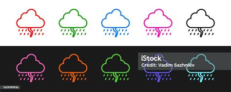 흑백 배경에 분리된 비와 번개 아이콘이 있는 라인 클라우드를 설정합니다 빗방울과 함께 비 구름 강수량 폭풍의 날씨 아이콘입니다 벡터 개념에 대한 스톡 벡터 아트 및 기타