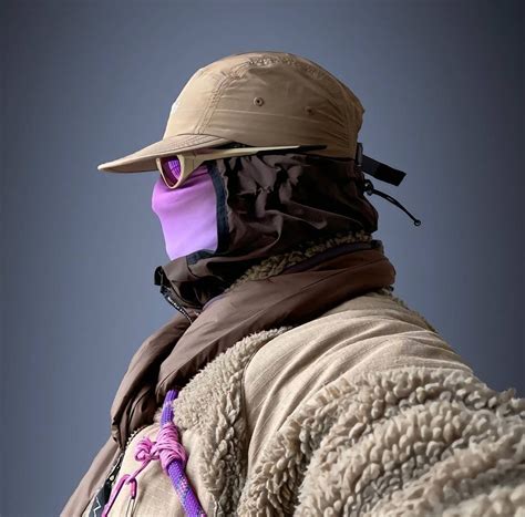 Gorpcore Topi Pria Seni